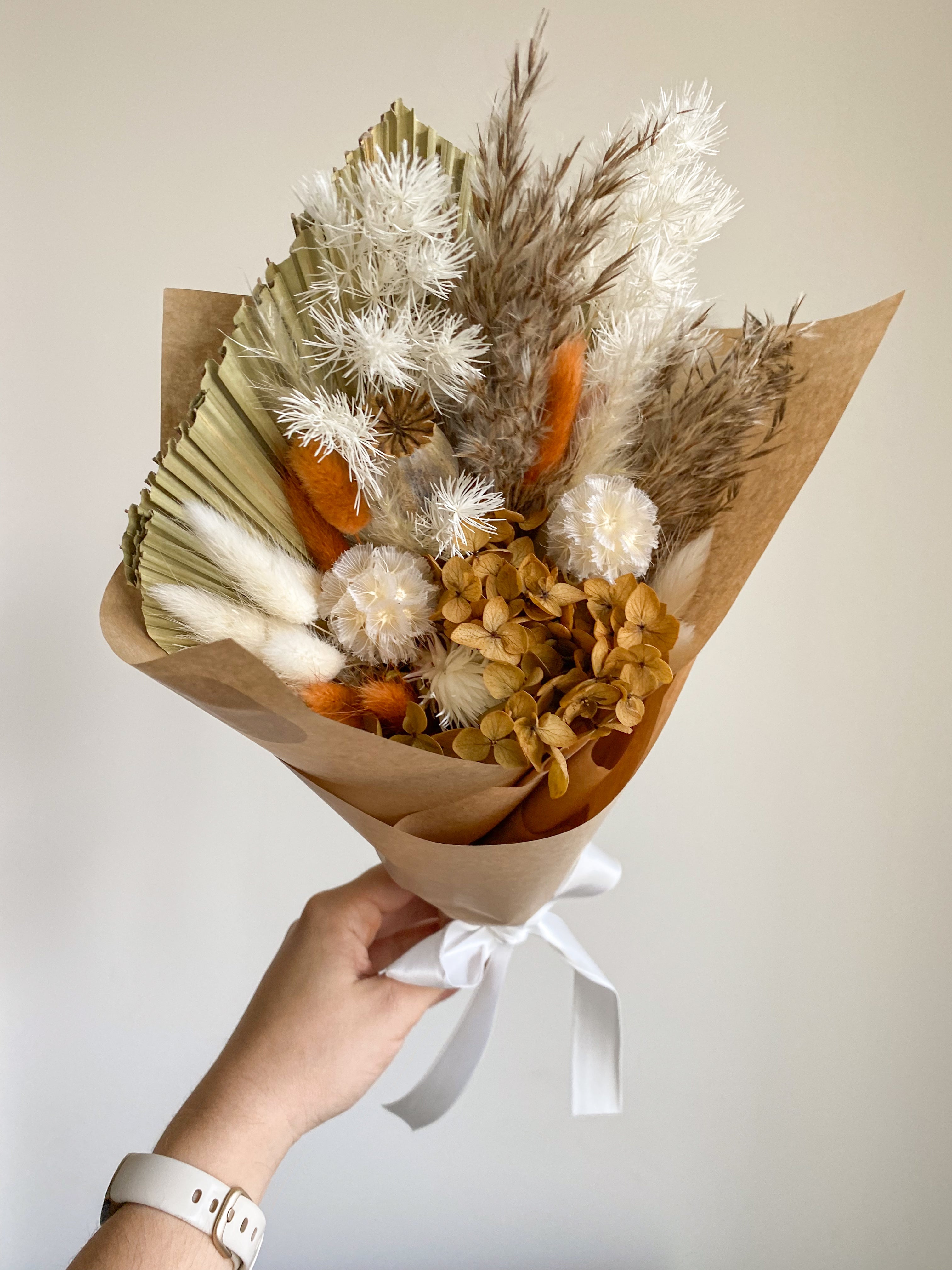 Dried posy bouquets – Bitter Banksia