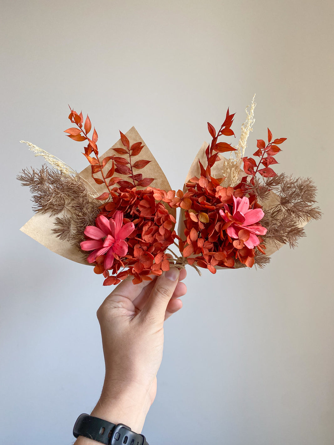 Mini dried posy bouquets – Bitter Banksia
